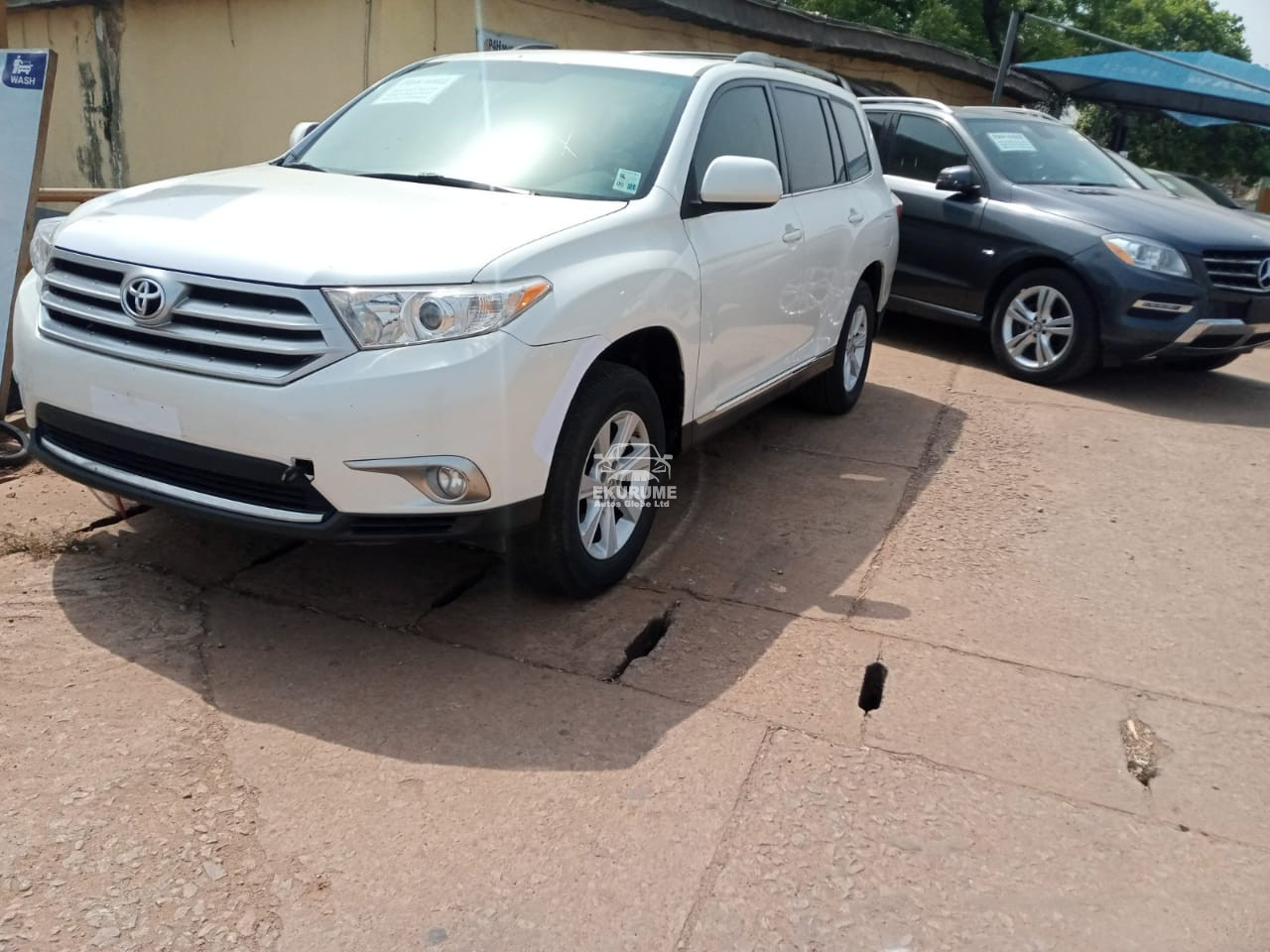 2012 Toyota Highlander - Ekurume Autos Globe Ltd.